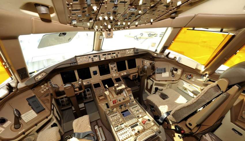 Emirates’ 777X fleet to feature dual HGS™ from Rockwell Collins - Biz Today