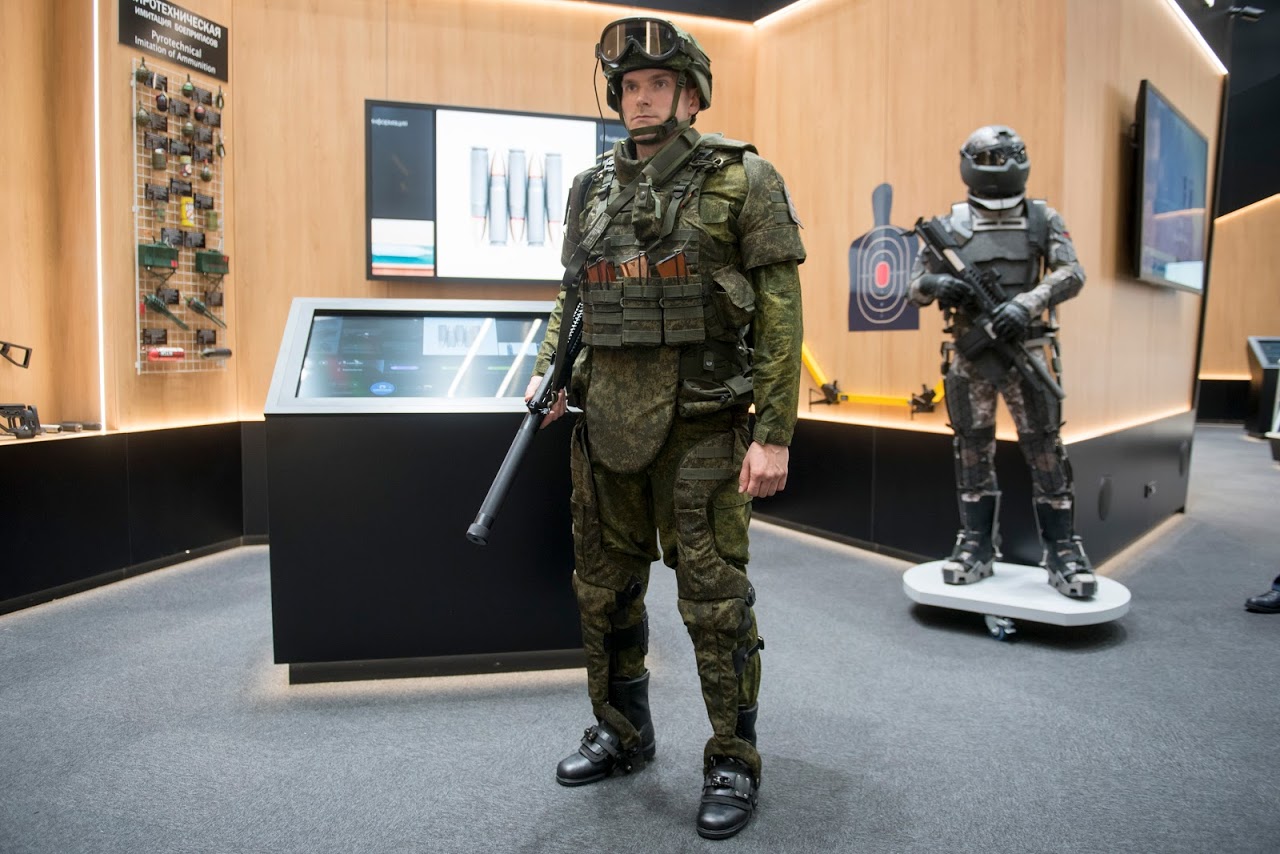 Rostec for the first time demonstrates operative exoskeletons for the ...