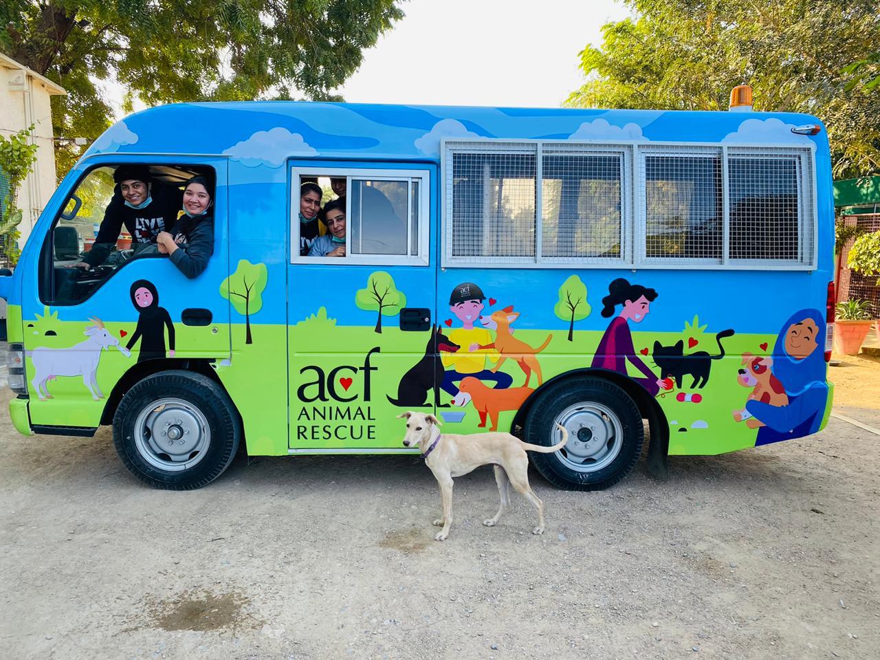Ayesha Chundrigar unveils ACF Mobile Clinic for street animals - Biz Today