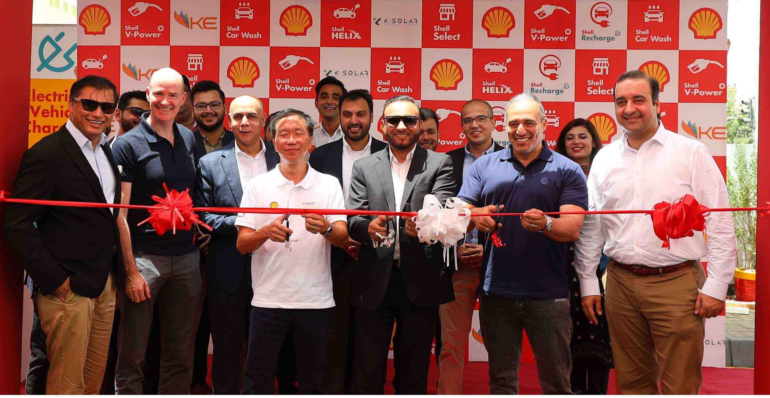 Shell Pakistan inaugurates its newly revamped integrated retail outlet ...