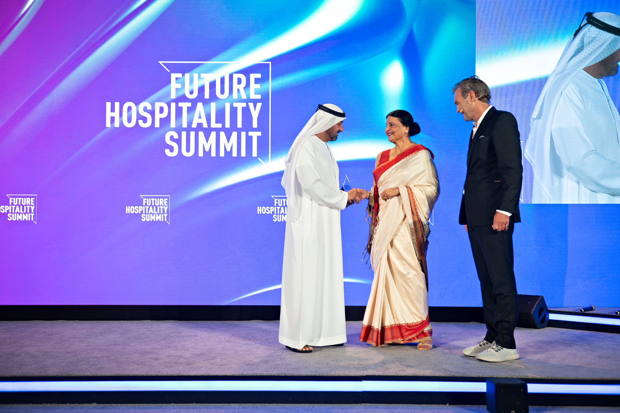 Hospitality’s highest flyers honoured at FHS Awards at Madinat Jumeirah ...