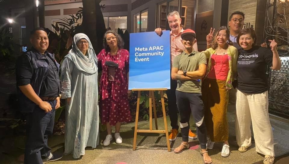 Umm e Azaan representing Pakistan at META APAC Community Day 2022 - Biz ...