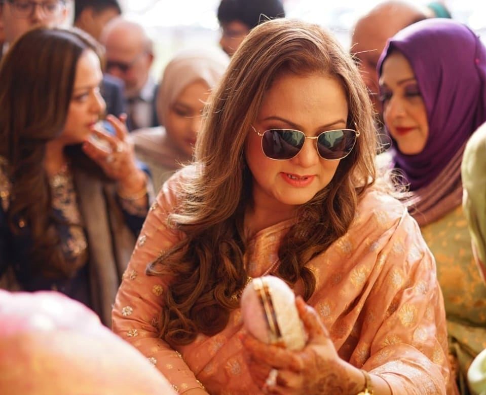 Meet Brilliant Fashion Designer Naureen Abbas, Founder of Fabricology ...
