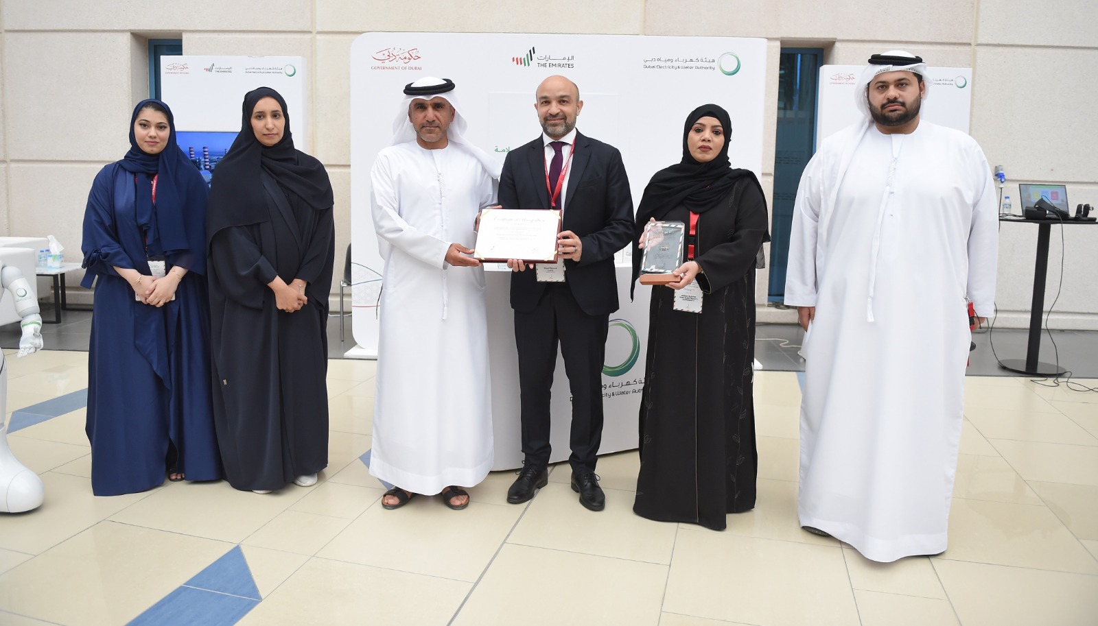 DEWA introduces Zayed University students to the most prominent global ...