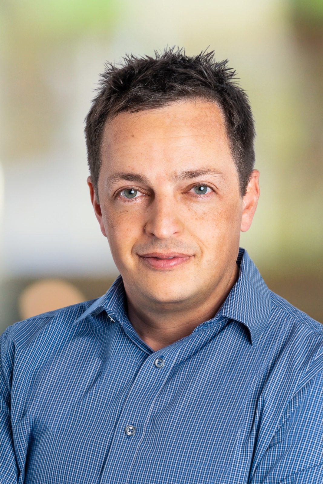 Snowflake Unveils New Large Language Model to Extract Deeper Insights ...