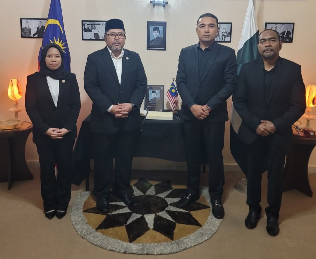 Condolence Book Opened in Honour of the Late Tun Abdullah Haji Ahmad Badawi - Biz Today