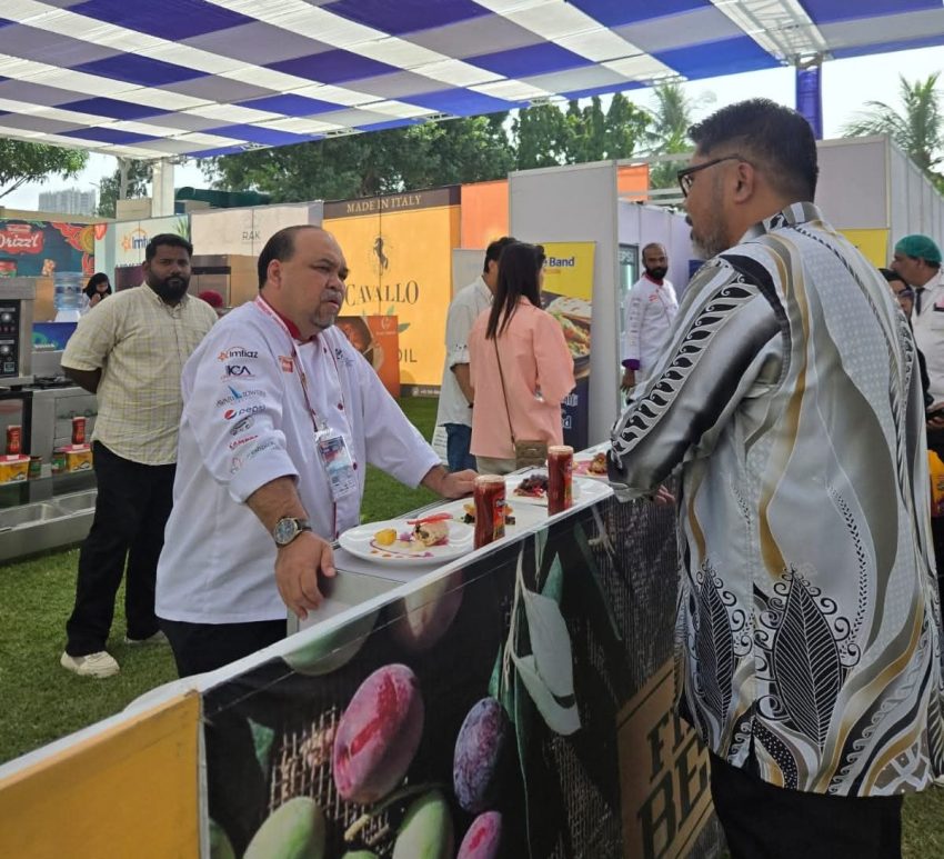 Malaysian Consul General Meets Renowned Malaysian Chefs at 4th Karachi ...